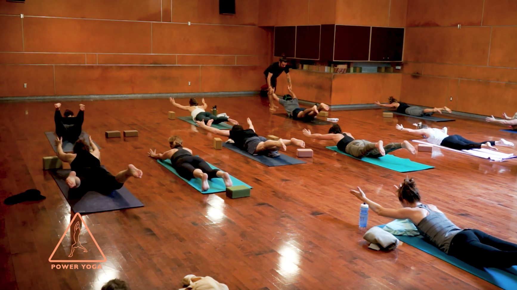 Morning Asymmetric Workout Flow | Power Yoga